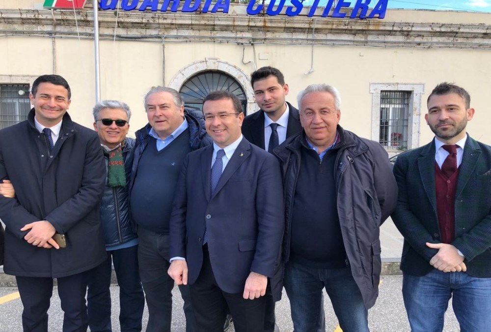 Milazzo. Il Sottosegretario agli Interni Stefano Candiani in visita in ...